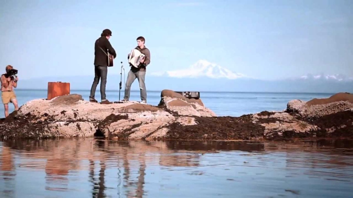 Roundup: Sing Me High Music Festival, visual LP shot on Mayne Island ...