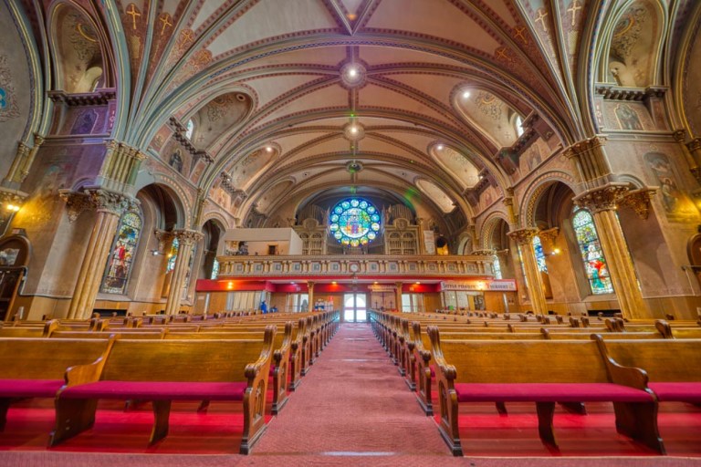 Stained glass in West Side Chicago church reclaims an identity for ...